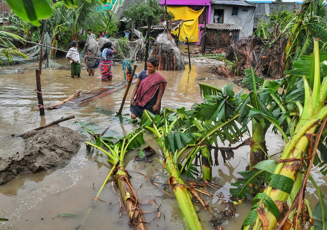 Cyclone Amphan kills over 90 and devastates wide areas of eastern India ...